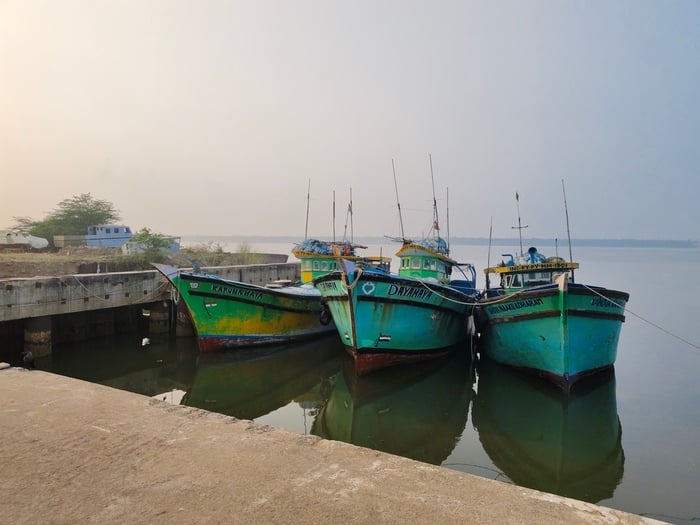 Vivo V30 Review: Slim Design and Strong Cameras Shine Despite Some ...