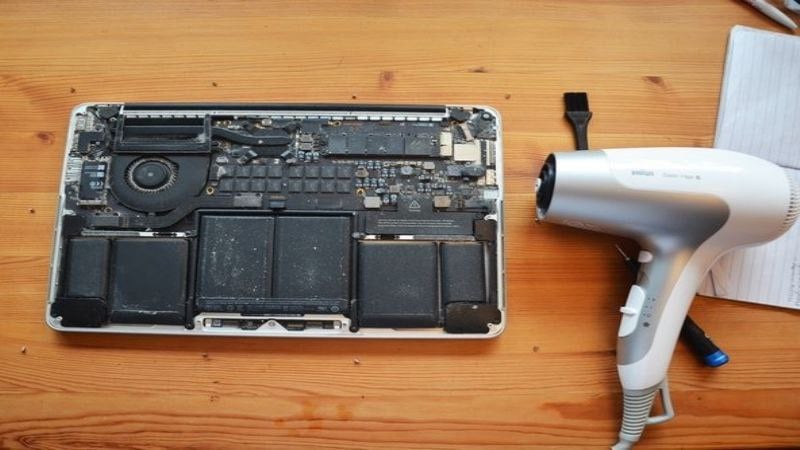 Are MacBooks Waterproof? How to Protect it From Water Damage? - TechPP
